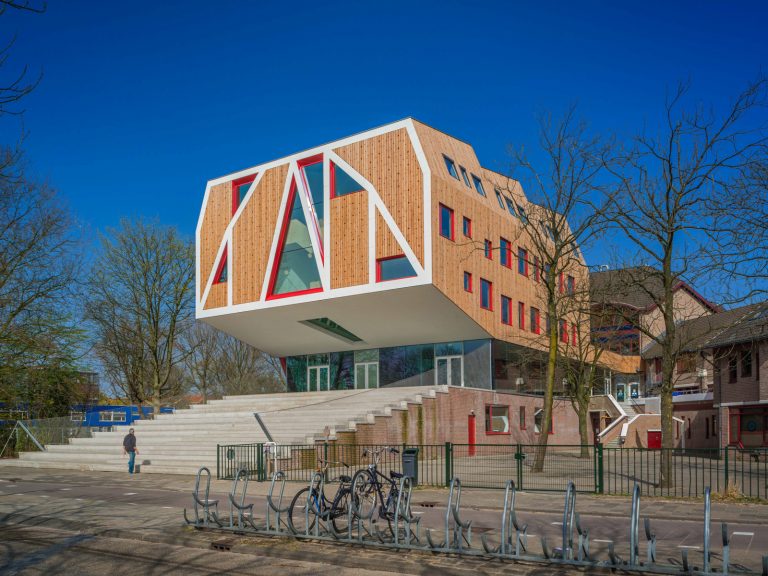 Geert Groote College - Leegwater Houtbereiding B.V.